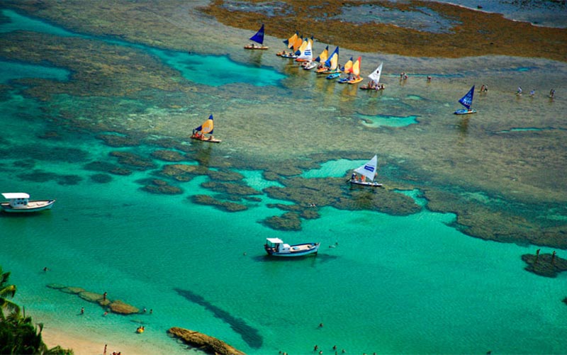 11 praias azuis do Brasil pra você não precisar ir ao Caribe