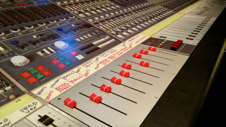 Museu Queen leva fãs ao estúdio da banda na Suíça