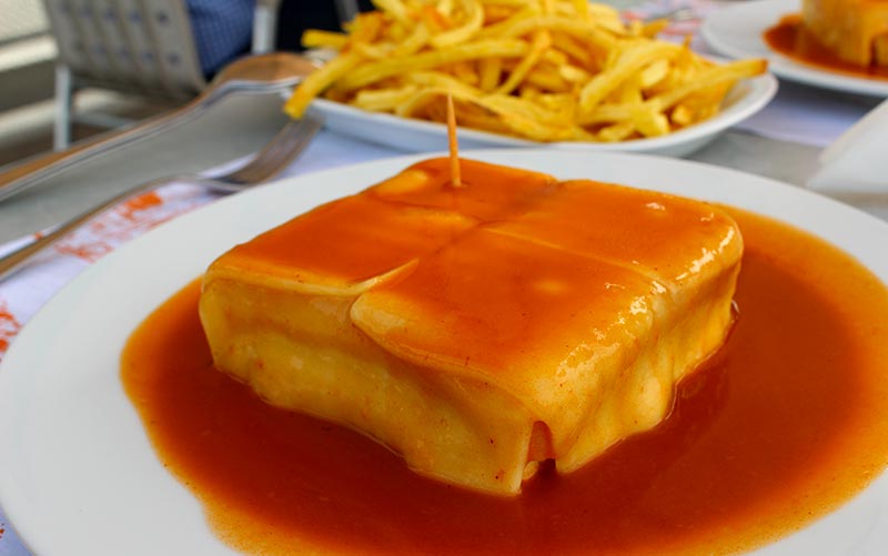 Francesinha, prato típico de Portugal: O que é e onde comer