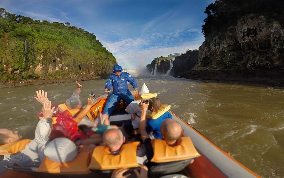 Macuco Safari: O passeio de barco nas Cataratas do Iguaçu