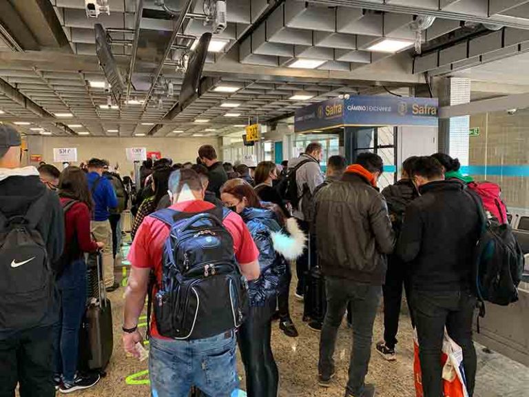 Como é voar Sky Airline para Santiago, no Chile; nossa experiência