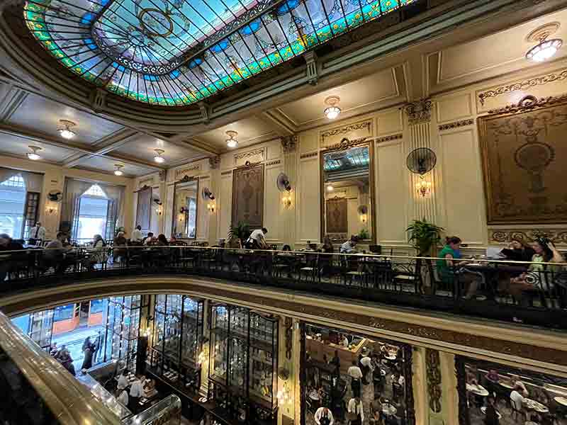 Confeitaria Colombo no Rio: Dicas, preços e cardápio completo